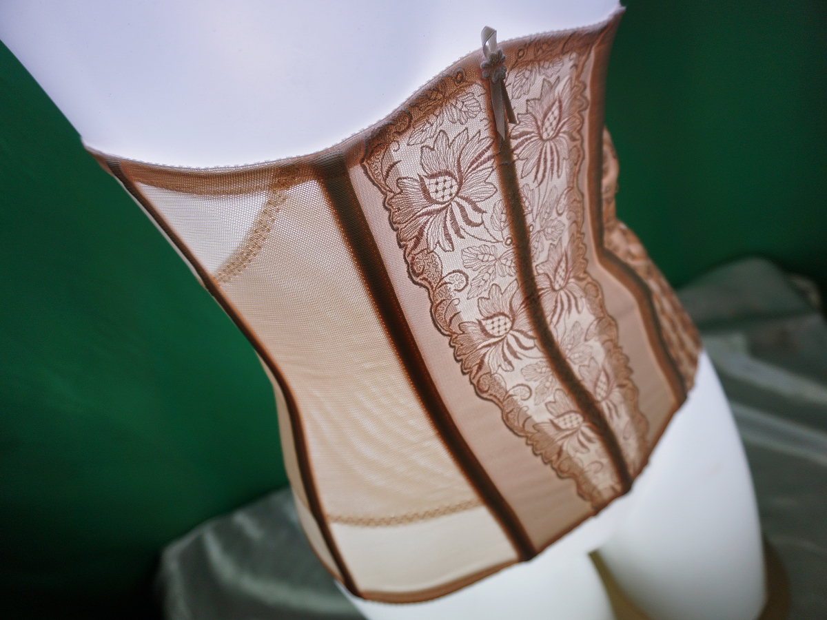 Yahoo!オークション - 3268 2月厳選 エル・ローズ ウエストニッパーM日...